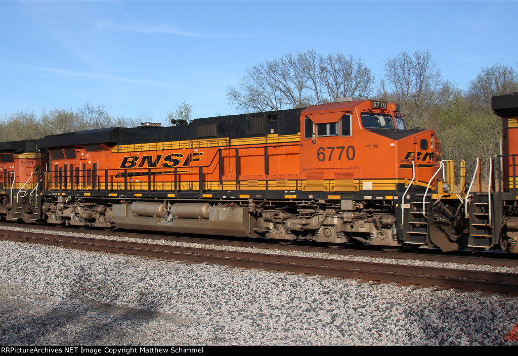 BNSF 6770